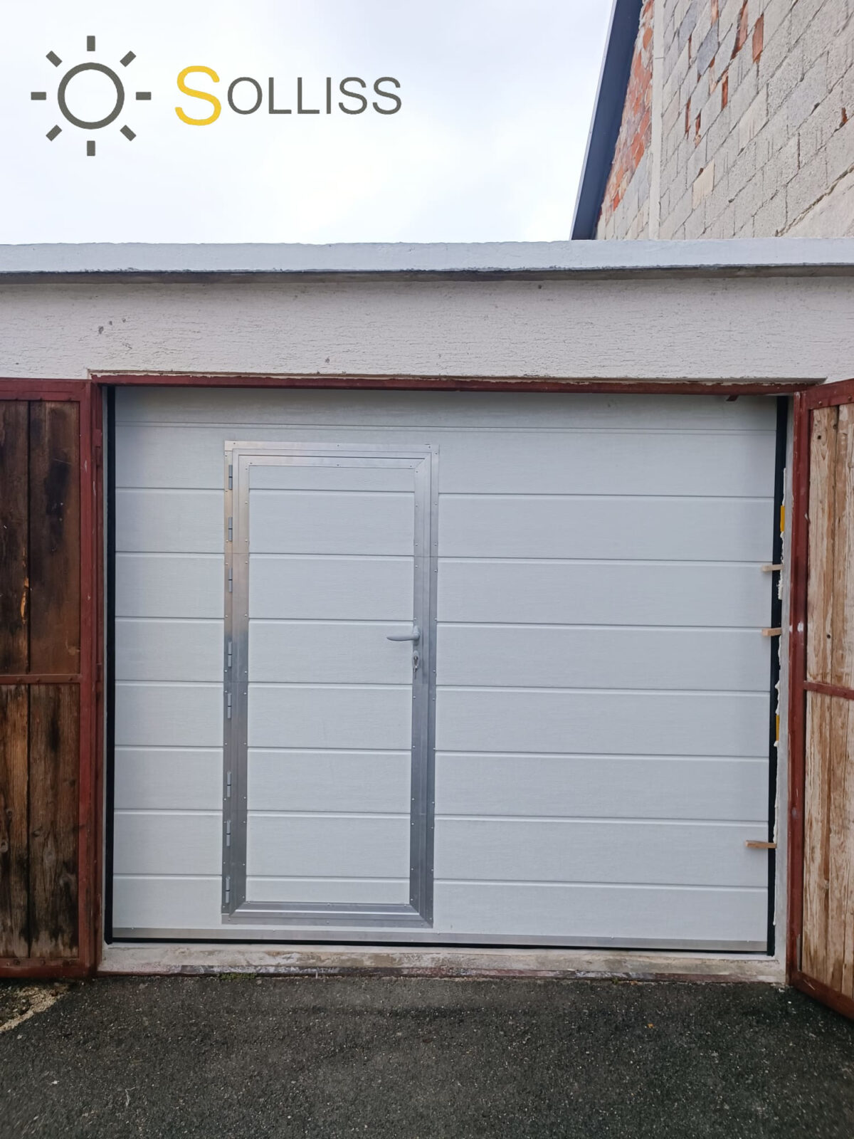 Najjeftinija garažna vrata SOLLISS SW SOLID TEC VRATA U VRATIMA ...